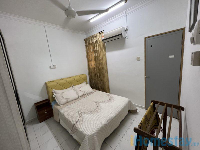 Cinta Homestay Pool Manjung - iHomestay.my